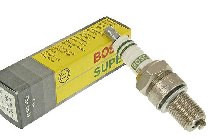 WR4CC Bosch Bougies - piecesmoto.net